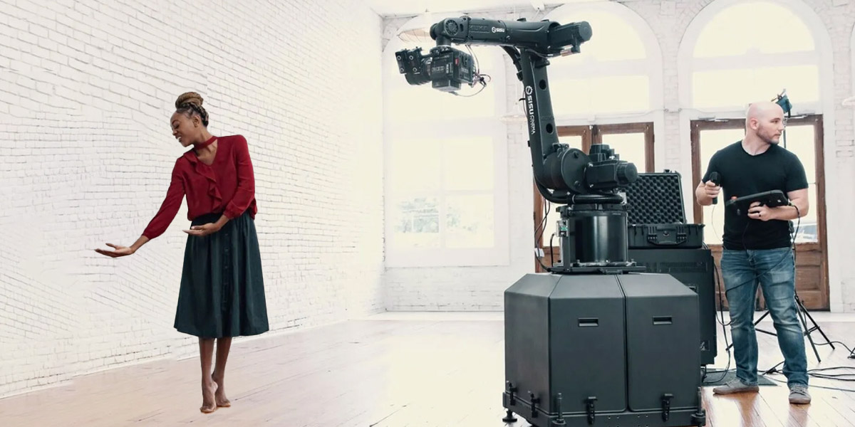 Using movie robots in your robotics class