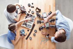 Summertime STEM: 3 Electronics Projects for Kids | CoderZ STEM Blog